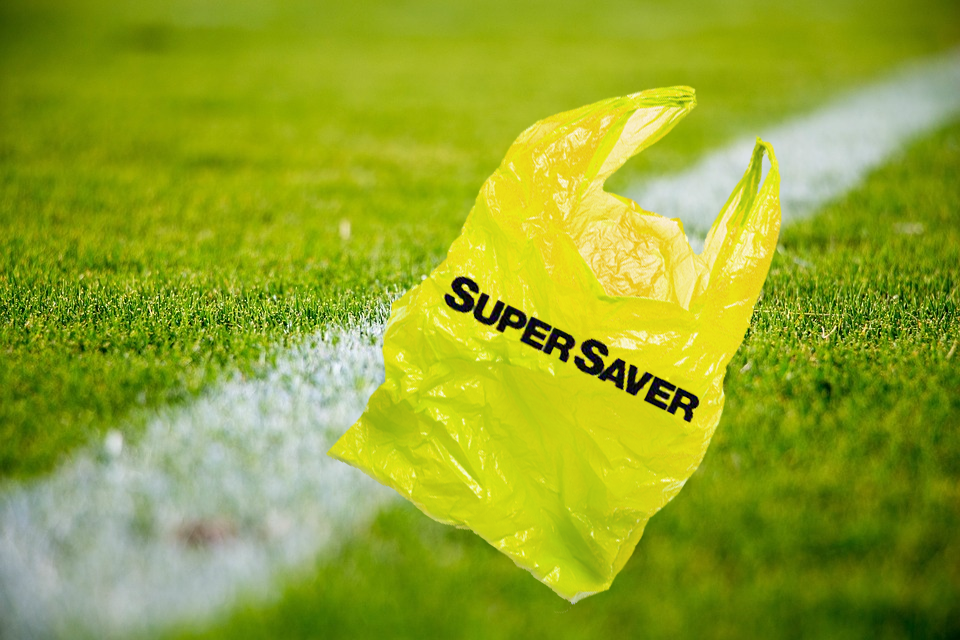 Super Saver bag flies onto football field, refs mistake it for penalty ...